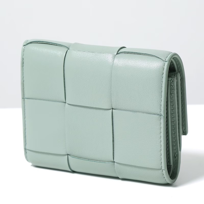 【2024年】レディースミニ財布の人気ブランドランキング25選｜コンパクト財布をハイブランドからプチプラまで紹介 | イチオシ | ichioshi