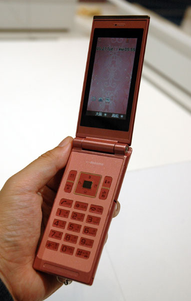 8/8 写真で見るドコモ706i全ラインナップ-後編 [携帯電話] All About