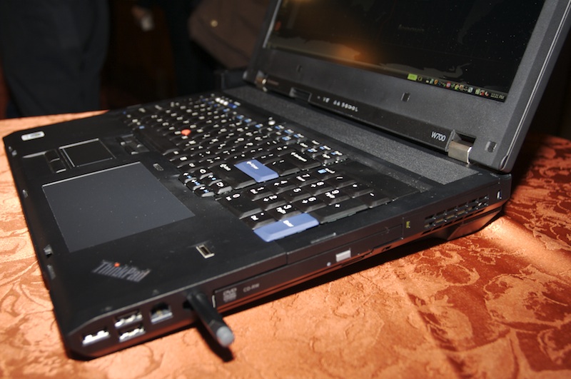 2/2 ThinkPad最高峰のThinkPad W700 [ノートパソコン] All About